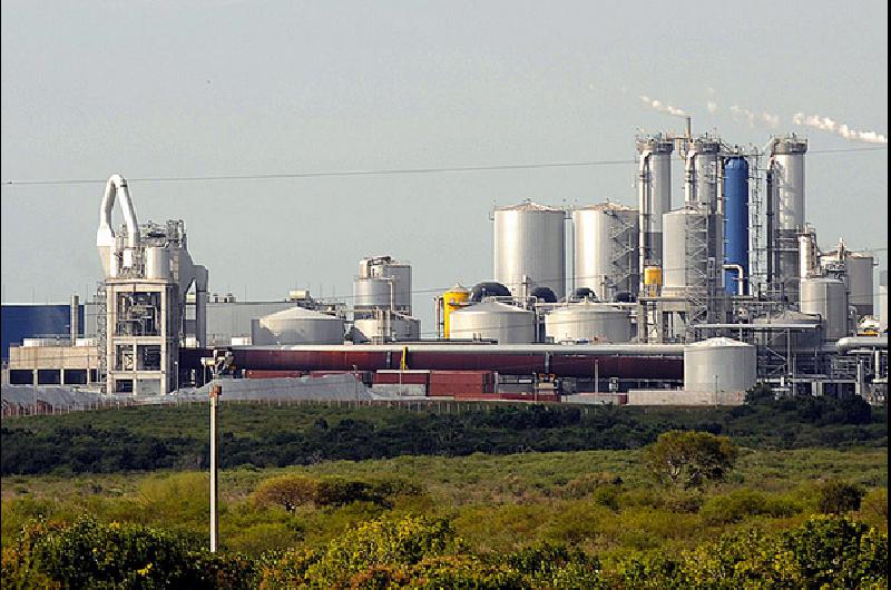 La ex Botnia retomó la producción tras el aval de Mujica - Así lo ...