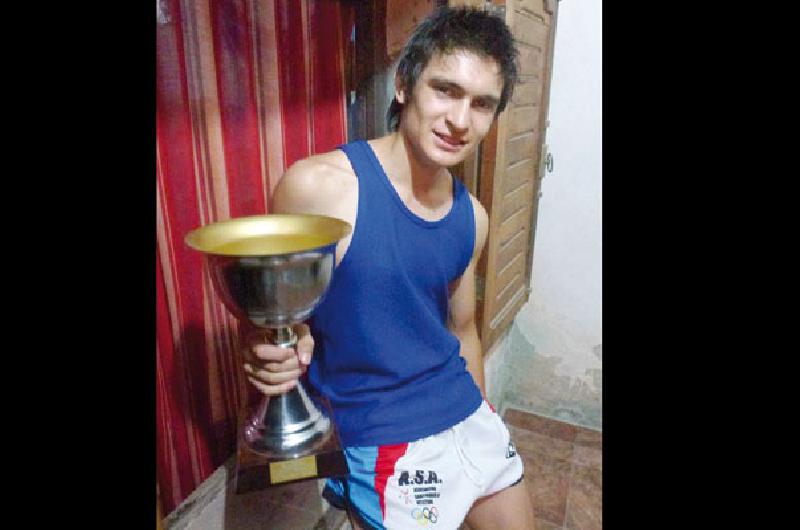 Jonathan Lobo: una carrera de éxitos - Toda la ciudad de Loreto y Santiago del Estero deben ...