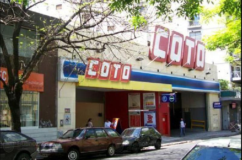 Una mujer demandó a Coto por 500 mil pesos porque en su ticket le ...