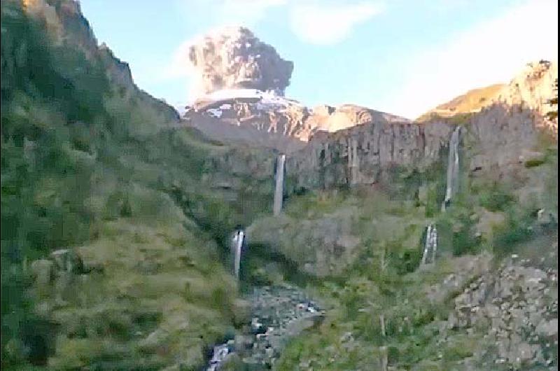 Mirá el primer estallido del volcán Calbuco - Un joven chileno que ...