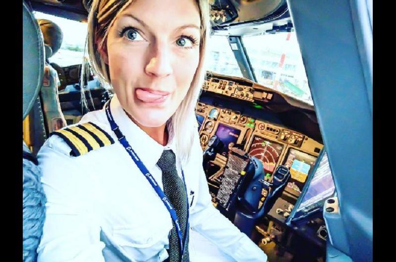 Conocé a la sensual piloto que hace "volar" a Instagram - Maria ...