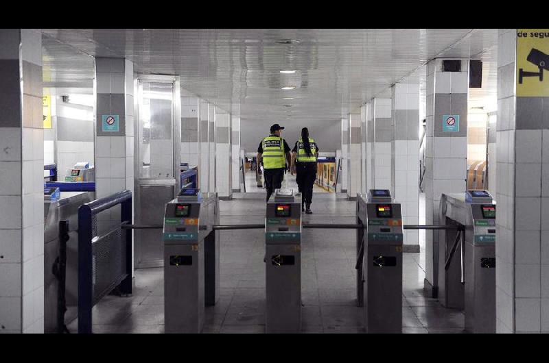 Paro total en el subte por la muerte de un operario - No funciona ...