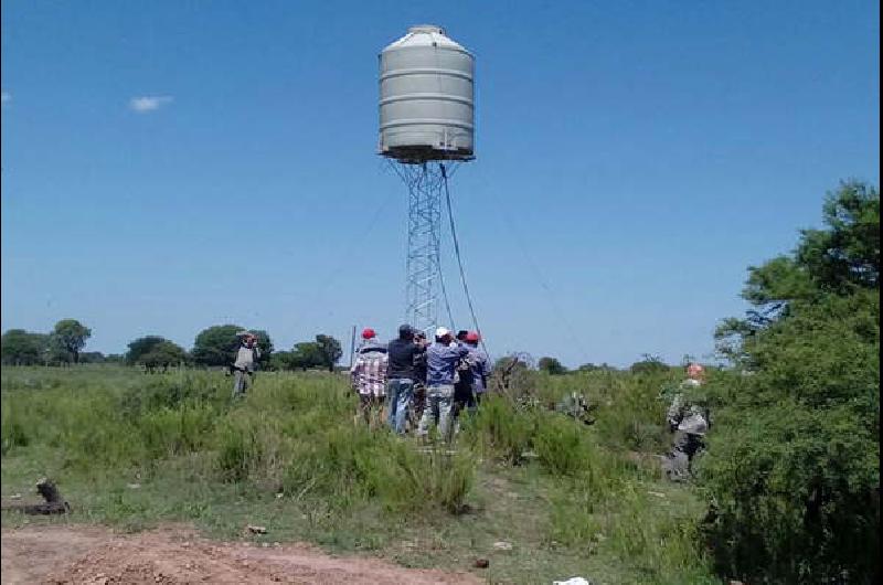 Construyen pozo comunitario e instalan tanque elevado en zona rural ...