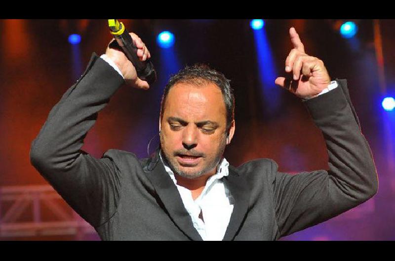 Marcos Llunas, el hijo de Dyango, cantará en Santiago - El artista se ...