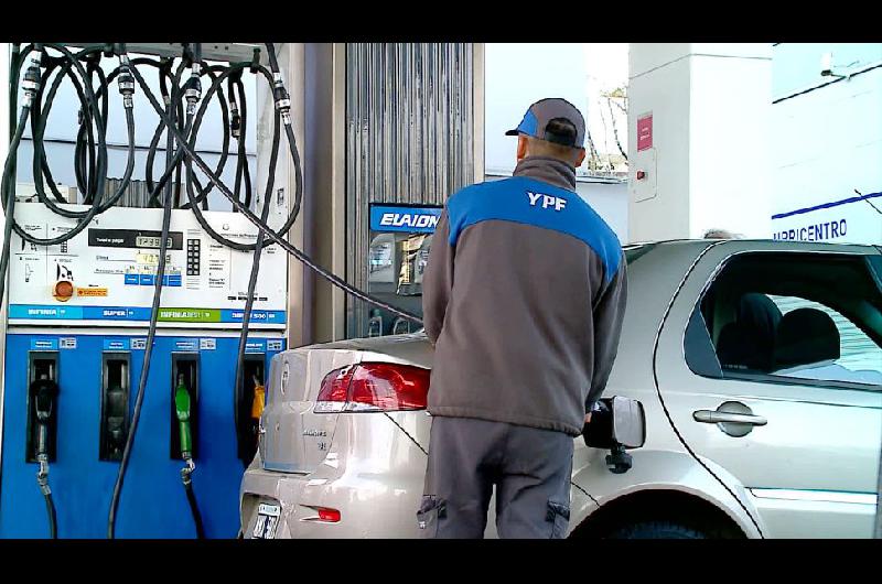 YPF, Axion y Refinor, ya aumentaron los precios - De esta manera se completa la 13º suba, en lo ...