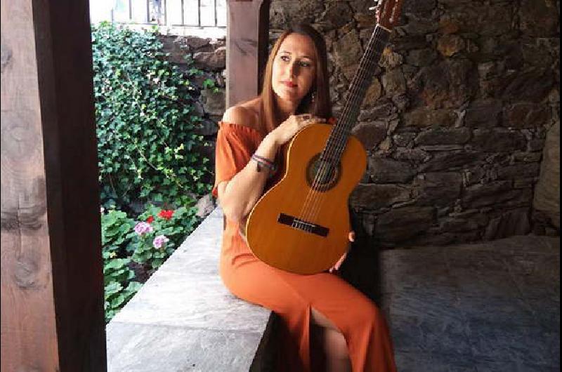 Gabriela Castillo tuvo que emigrara España para darse el gusto de ...