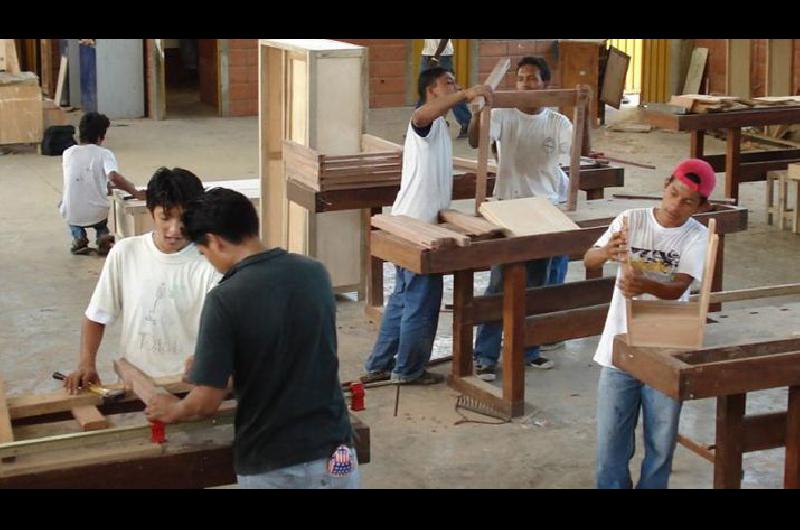 Inscriben en la Escuela de Formación Profesional y Capacitación Laboral ...