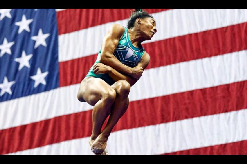 VIDEO | Simon Biles maravilló al mundo con un movimiento nunca antes ...