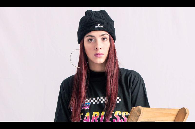 Louly es la nueva cantante urbana que hace de todo - Tiene 23 años ...