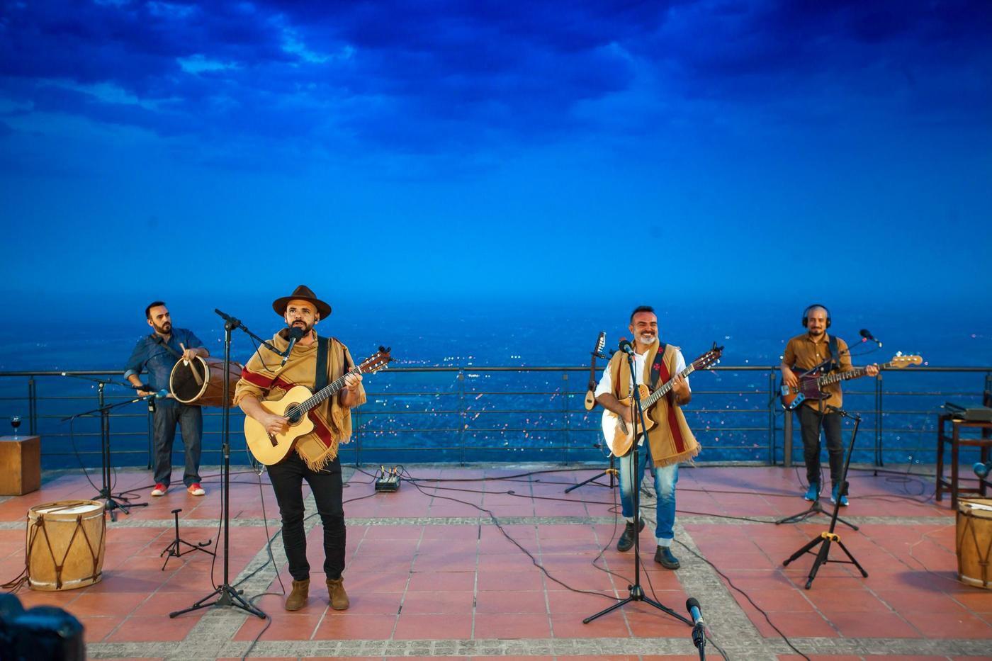 La Yunta le cantan a su “Herencia” y celebran sus 20 años de ...