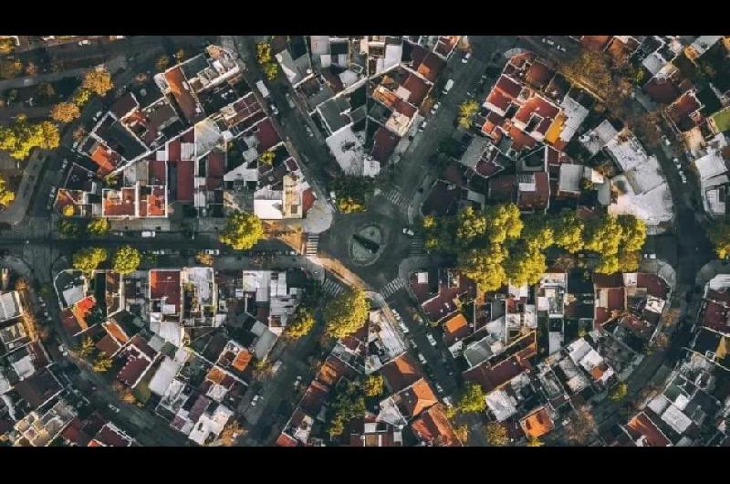 Se lo conoce como el "Laberinto de Calles" porteño y esconde una de las ...