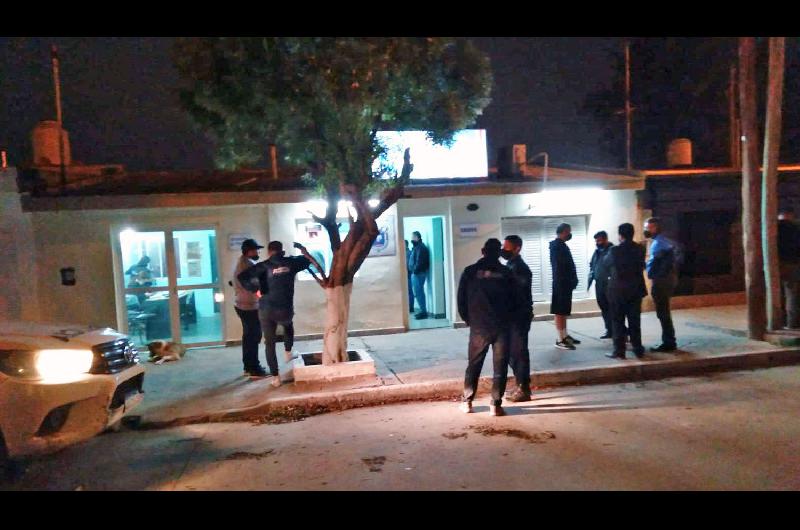 Municipal deliraba con ''''demonios'''' y falleció en la Comisaría 11 ...