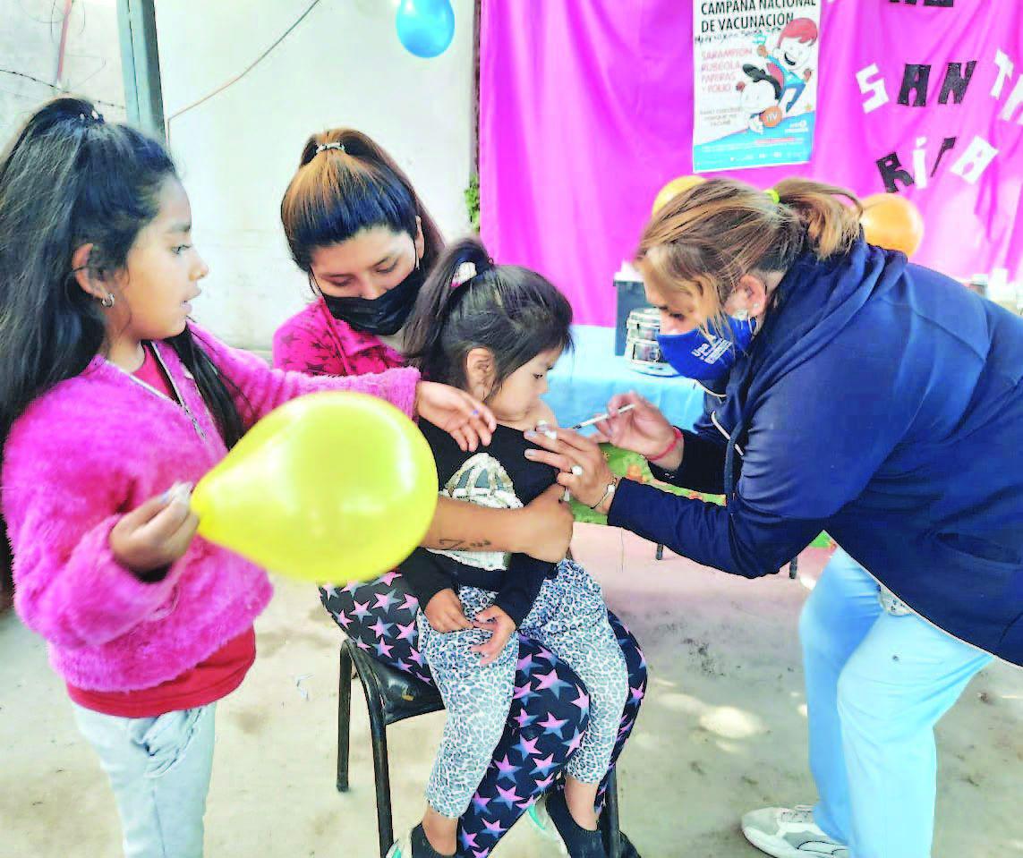 Un 34.9 por ciento de niños completó las dosis de la triple viral e IPV ...