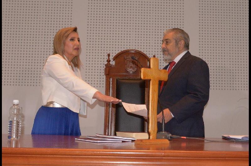 Juró la intendente Norma Fuentes - En una ceremonia concretada esta ...