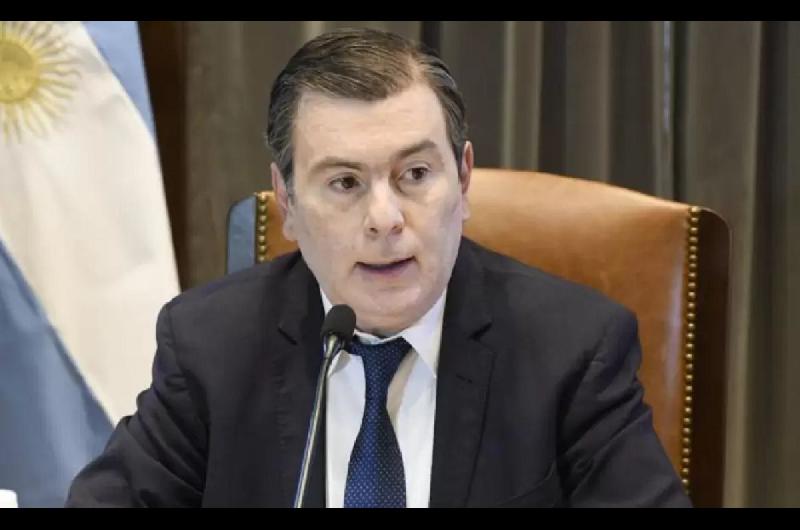 El gobernador Zamora anunció un bono de fin de año de 200.000 pesos y ...