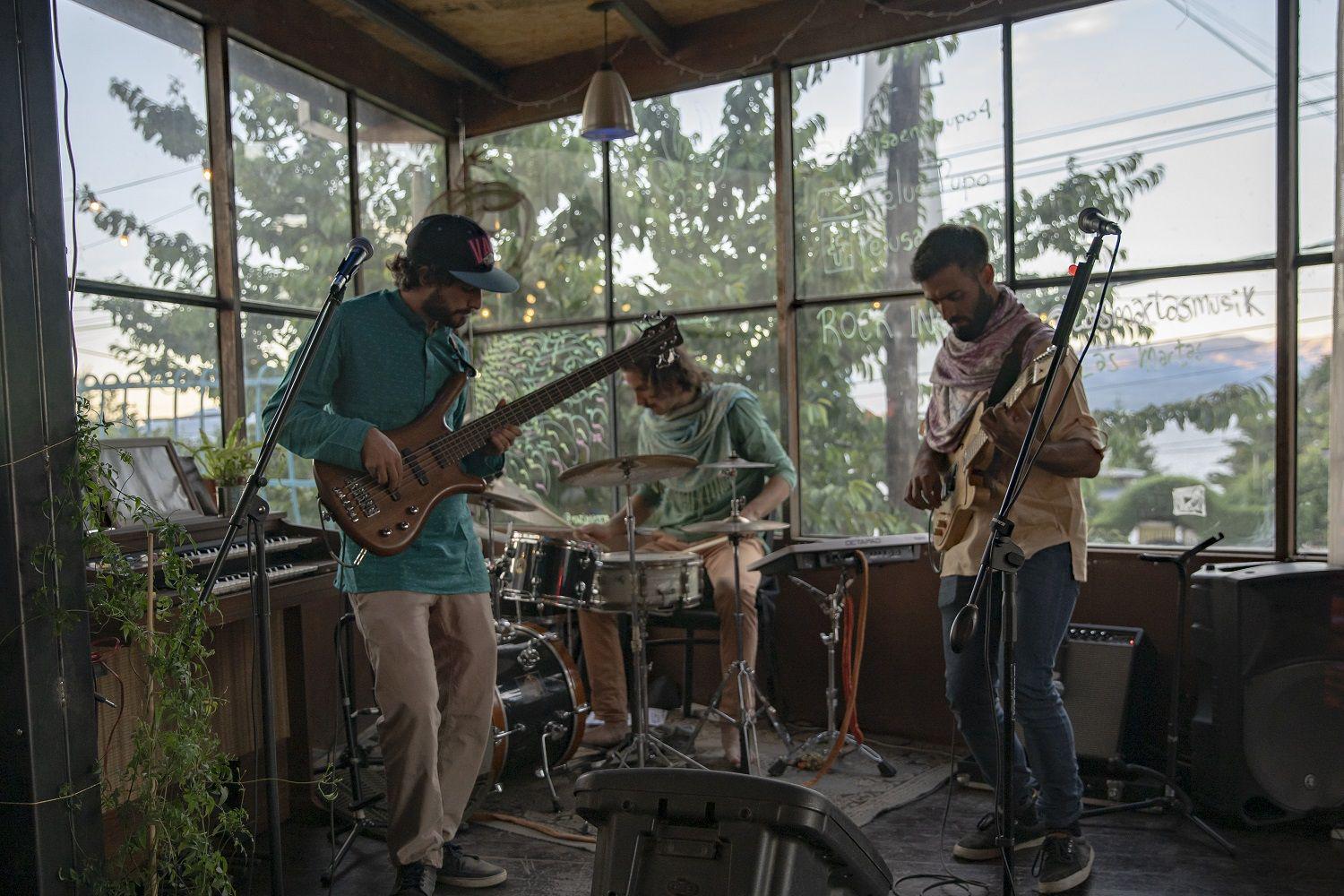 Marian del Valle construye un sonido mestizo y holístico con su nuevo ...