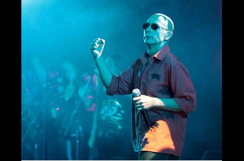 El Indio Solari cumple 74 años y sus seguidores lo homenajean en las ...