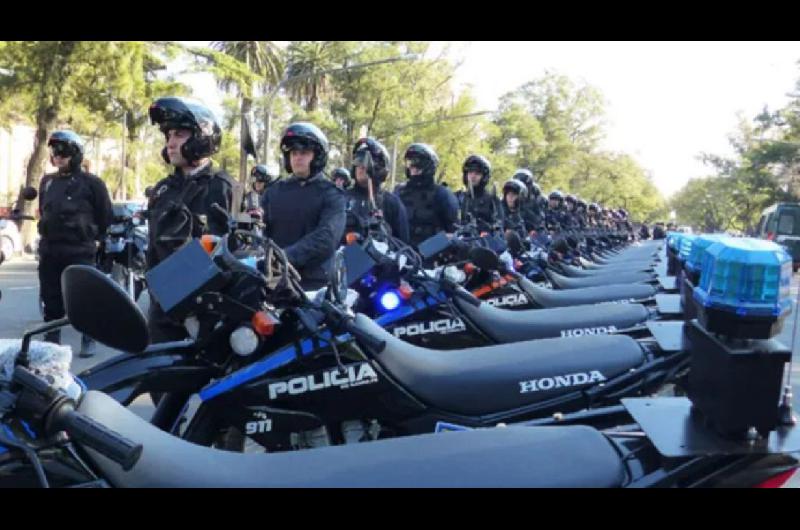Dolor Por La Muerte De Un Joven Suboficial De La Policía Al Chocar Con