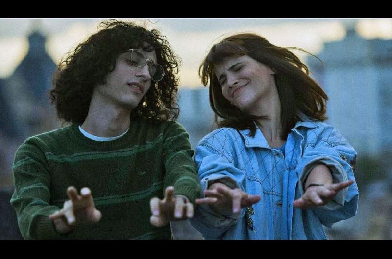 Mica Riera es Fabiana Cantilo en el streaming - La serie también exhibe ...