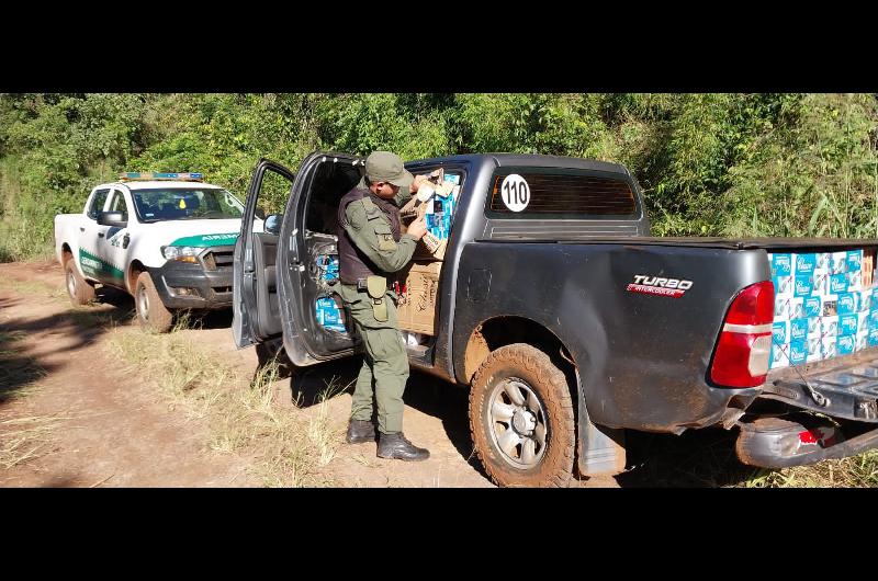 Circulaban En Una Camioneta De Alta Gama Robada Y Con Más De 19 000