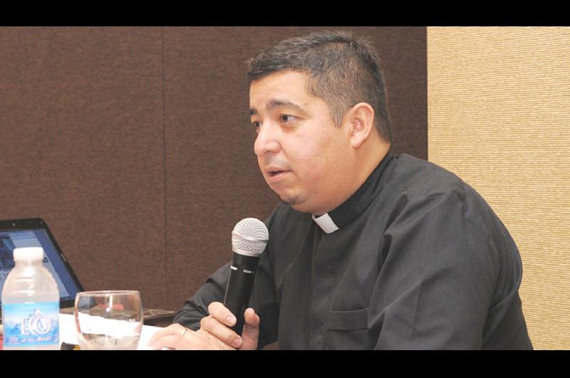 Sorpresa y dolor por la decisión de un querido sacerdote en Santiago ...