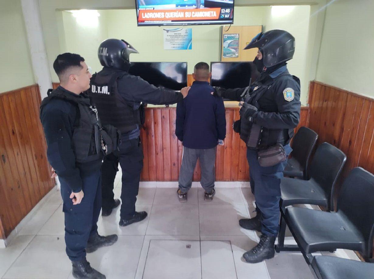Detienen al apodado "Enano" por el robo de dos televisores que tenía ...