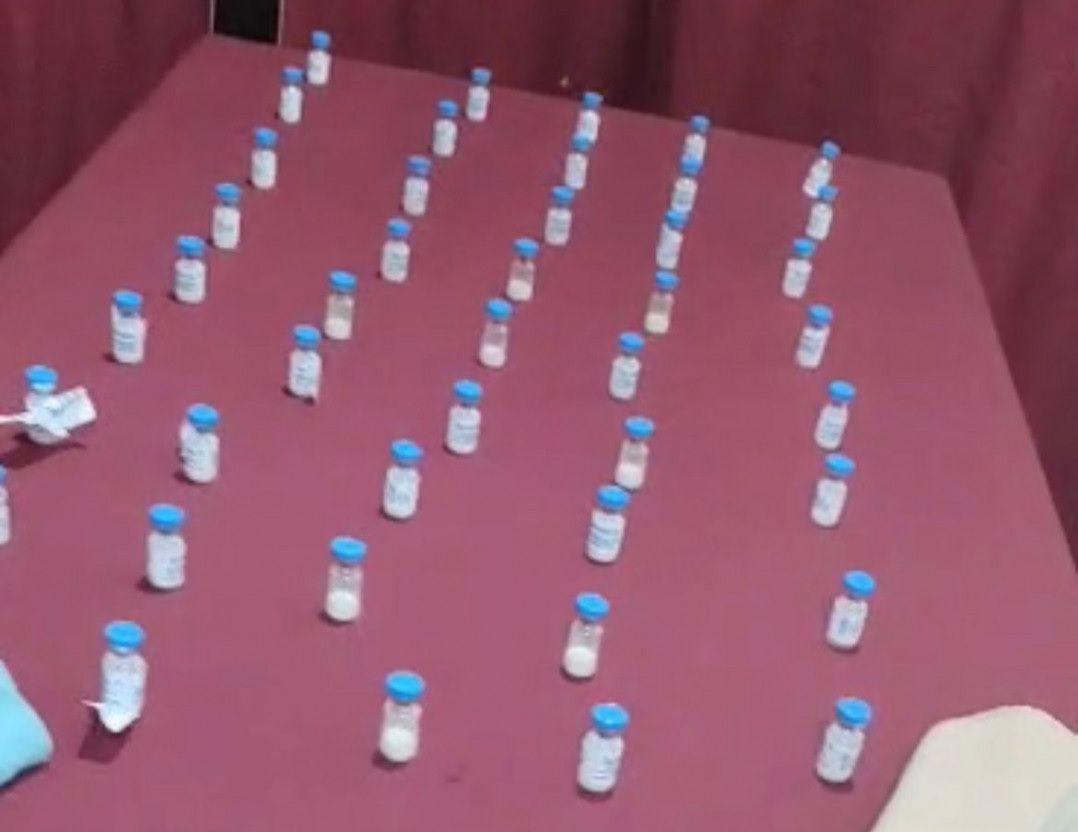 Cayó una mujer que viajaba con más de 40 ampollas de Botox adosadas al ...