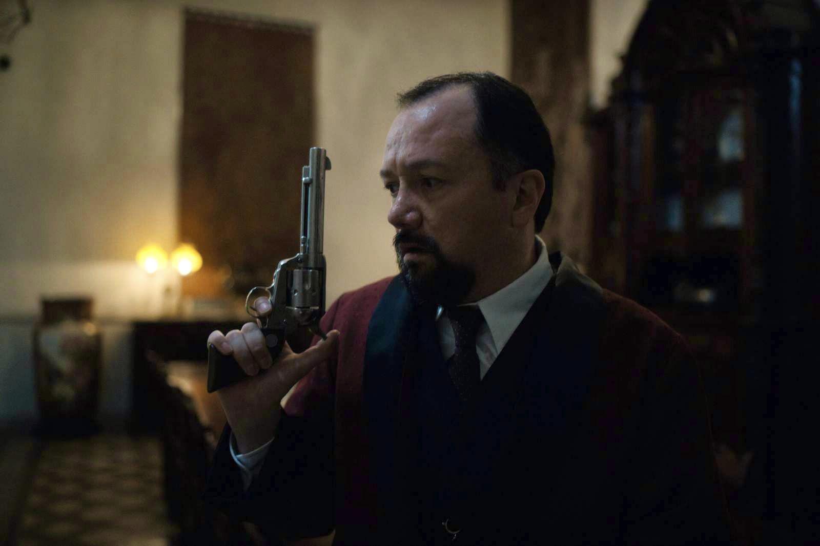 Orlando Moguel luce su talento en la serie “Pancho Villa: Centauro del ...