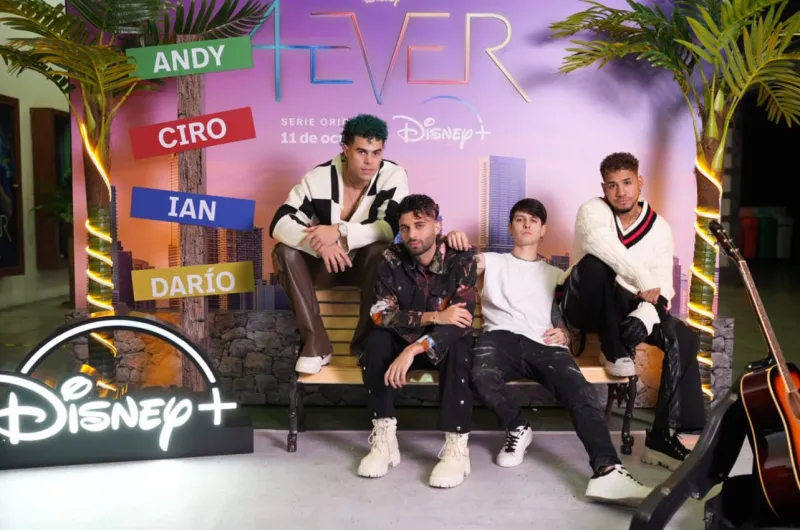 "4EVER", la serie de Disney + que marca el debut actoral de los ...