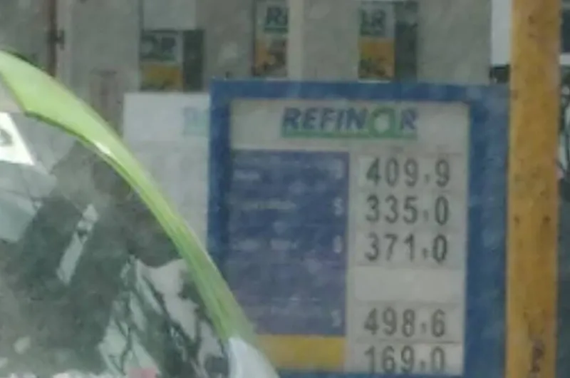 Shell, Axion y Refinor subieron precios de combustibles - Hubo alzas de hasta 8% este sábado.