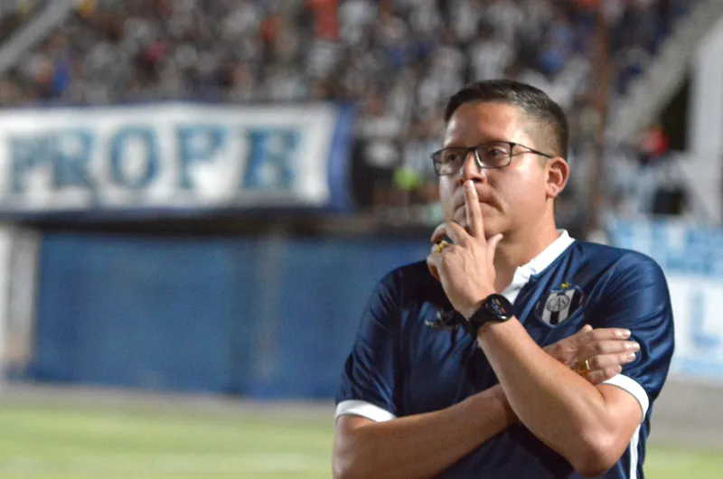 Martel: "Tenemos un plantel con jerarquía" - El entrenador de Sarmiento valoró la capacidad ...