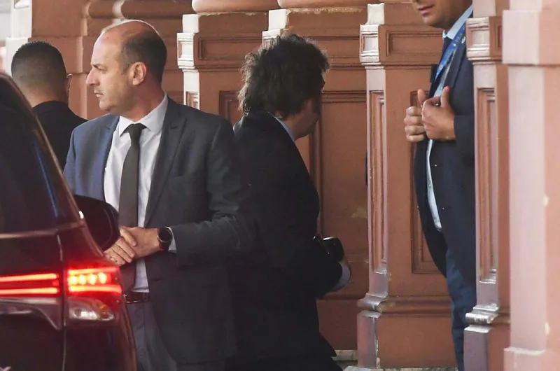 Presidente Milei: "Estamos trabajando a brazo partido para evitar la ...