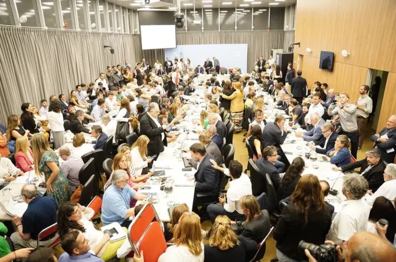 El Oficialismo Logró Emitir Dictamen De Mayoría Junto A Bloques 4205
