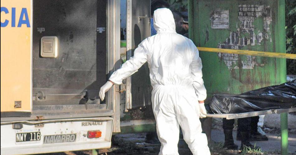 horror: Hallan a una mujer muerta en su casa - La policía trabaja para saber si se trató de un ...