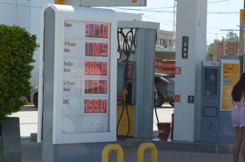 Axion y Shell siguieron el camino de YPF y también subieron sus precios - En la mañana del ...