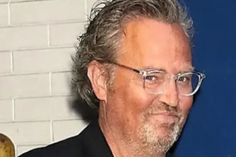 Una ex novia de Matthew Perry habló de las adicciones del actor - A 5 ...