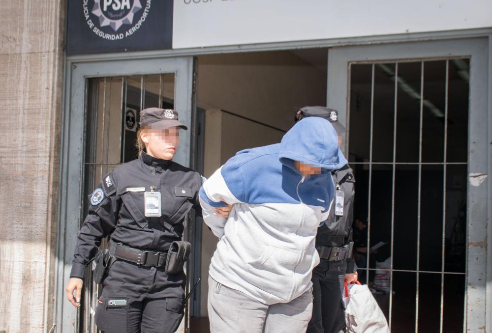 De Ezeiza A Europa Detienen A Narcos Que Traficaban Más De 40 Kilos De