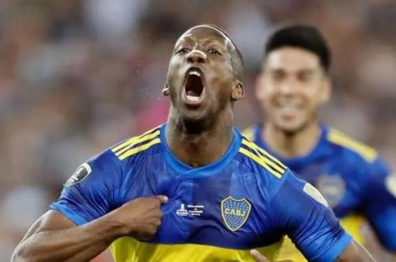 Boca renovará contrato con Advíncula hasta 2026 - También seguirían Chiquito Romero, Javier ...