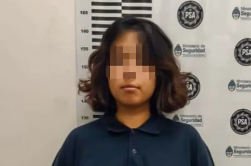 Caen presos dos mujeres y un hombre por tráfico de éxtasis a través de correos - Dos mujeres y ...