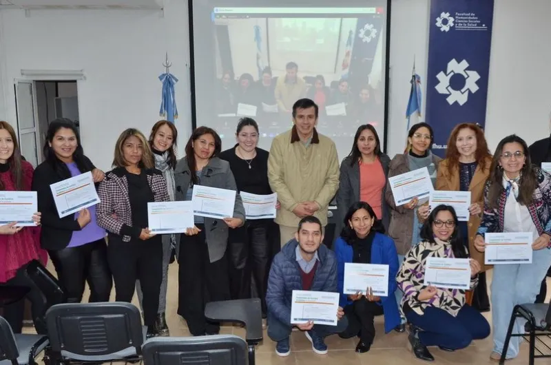 Entregaron certificados de un curso de posgrado a profesionales locales ...