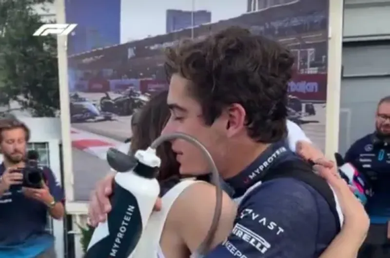 VIDEO | El emotivo abrazo de Franco Colapinto a su mamá tras la ...