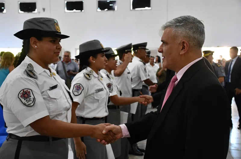 Emotivo inicio del ciclo lectivo en el Liceo Policial - El evento, que ...