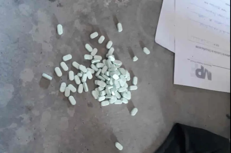 Presa por llevar pastillas a ex preso, a quien antes denunció por ...