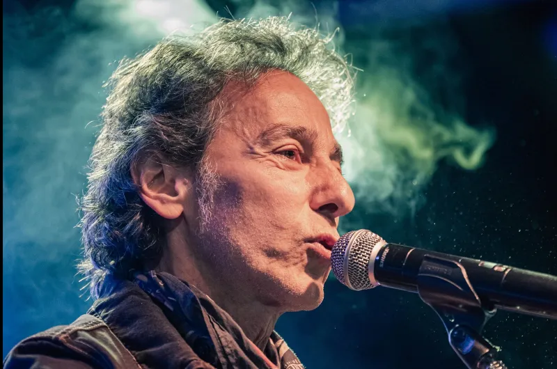 Javier Calamaro sazona la música con otros sabores - Nunca un escenario ...