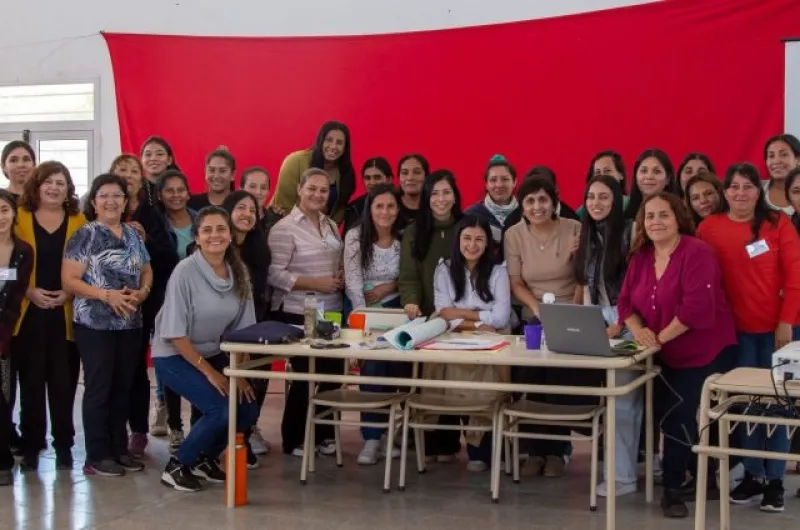 Estudiantes de la Ucse concretan el proyecto "Creciendo Juntos ...