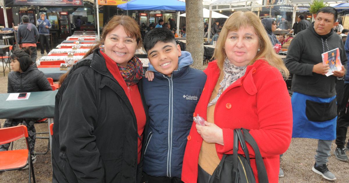 LA FERIA ARTESANAL - Los santiagueños aprovechan el fin de semana para ...