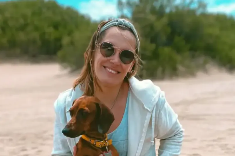 Una Periodista Murió Al Caer De Un Acantilado Cuando Intentaba Sacarse 8287